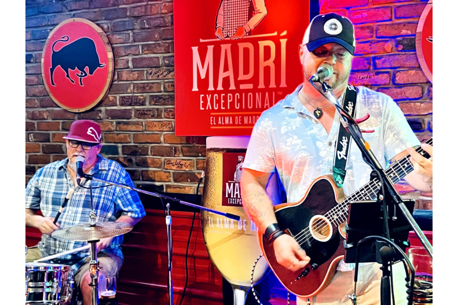 Two Stevies @ The Eighth Note | Experience Milton